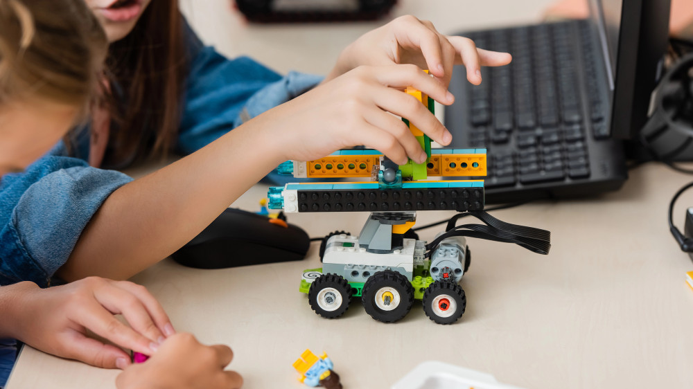 “270 детей остались не у дел“: алматинцы пожаловались на сложности программы DamuBala: 05 марта ...